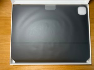 なお、同梱物は次の3つです。